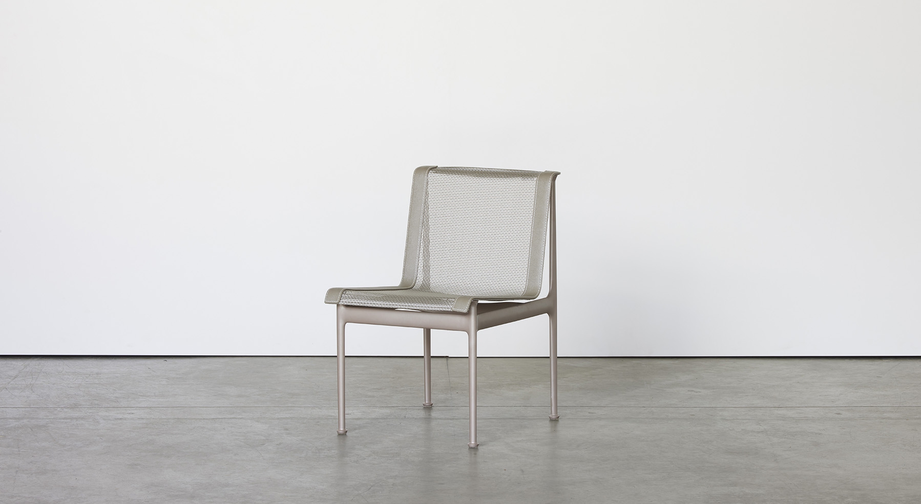 Schultz 1966 armless dining chair - dedece